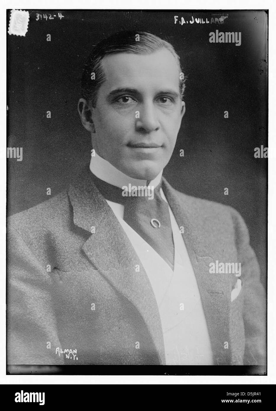 Juilliard school new york hi-res stock photography and images - Alamy