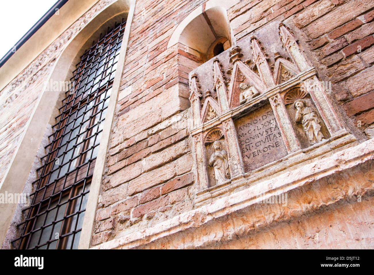 Medieval building facade hi-res stock photography and images - Alamy