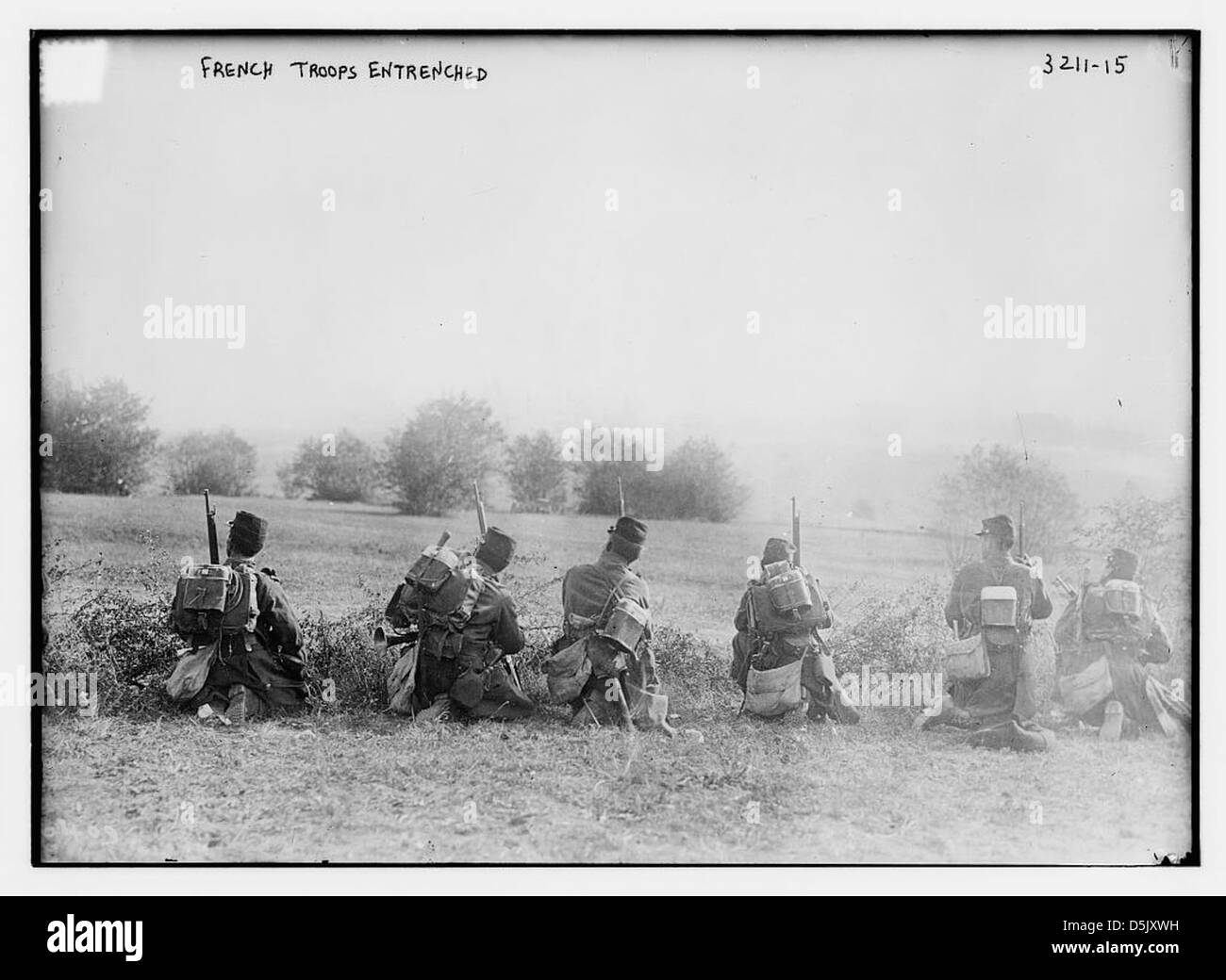 Soldiers military army rifles hi-res stock photography and images - Alamy