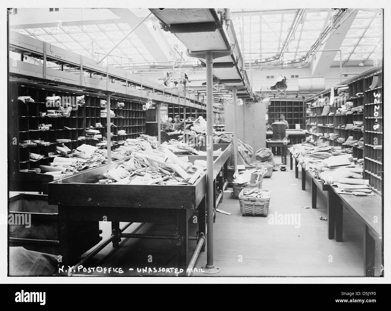 Unsorted mail hi-res stock photography and images - Alamy