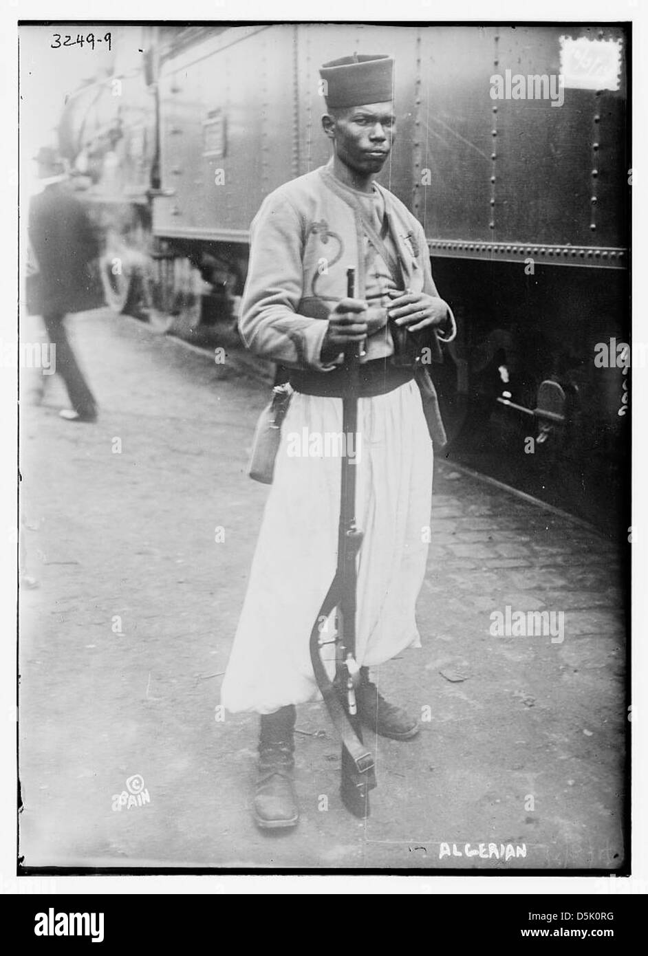 Soldier wearing fez hi-res stock photography and images - Alamy