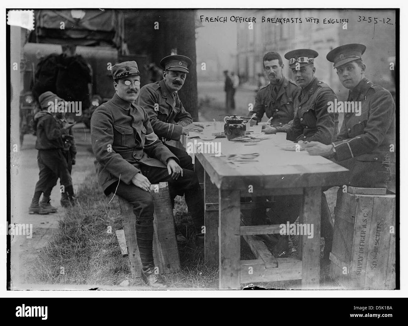 World war two british soldiers hi-res stock photography and images - Alamy