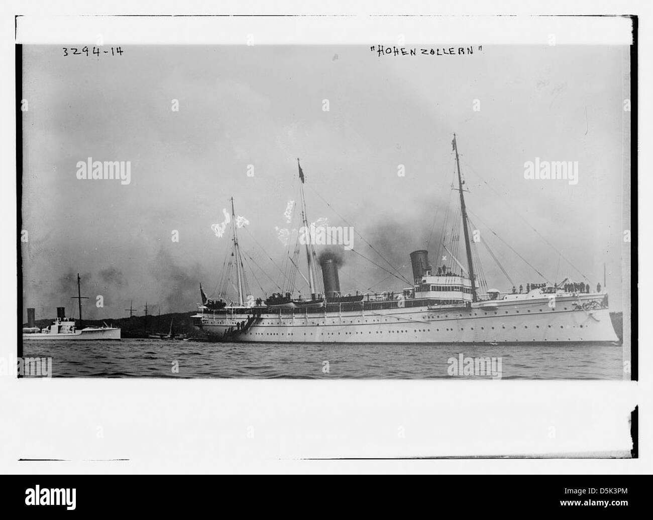 The German Navy's Hohenzollern II, an Imperial German Royal Yacht ...