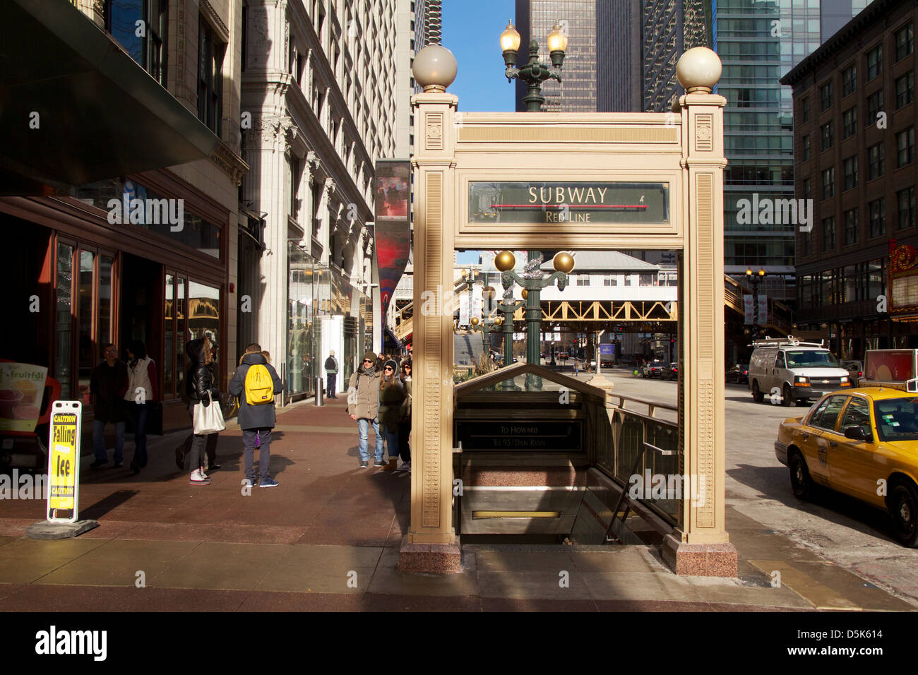 Red Line Subway entrance. State Street Chicago Stock Photo - Alamy