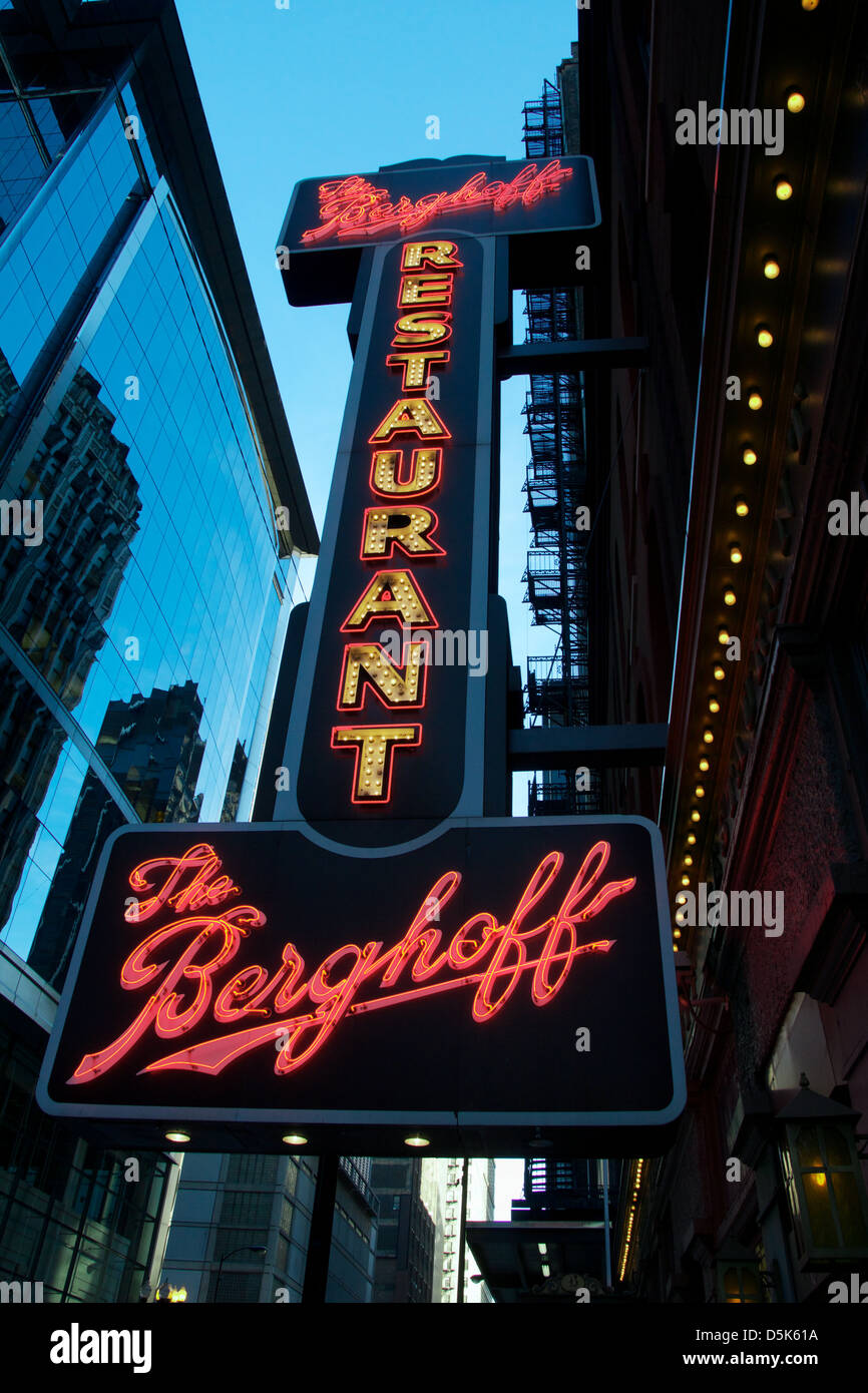 The Berghoff Restaurant Chicago Stock Photo - Alamy