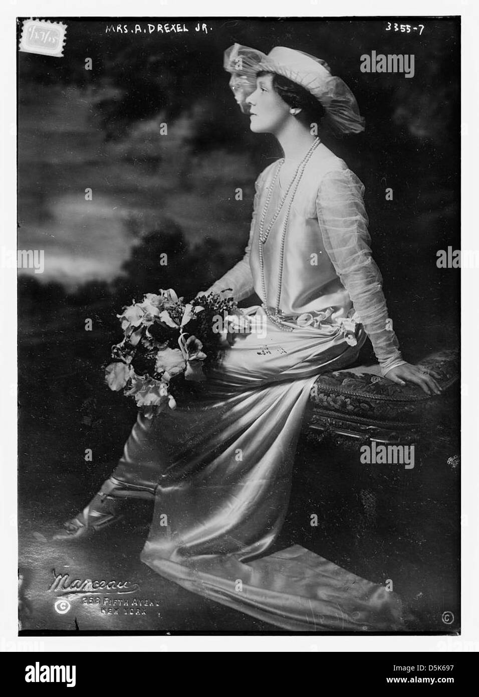 Photo shows in a Cut Out Stock Images & Pictures - Alamy