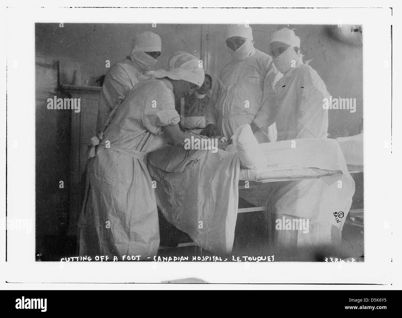 Cutting foot hi-res stock photography and images - Alamy