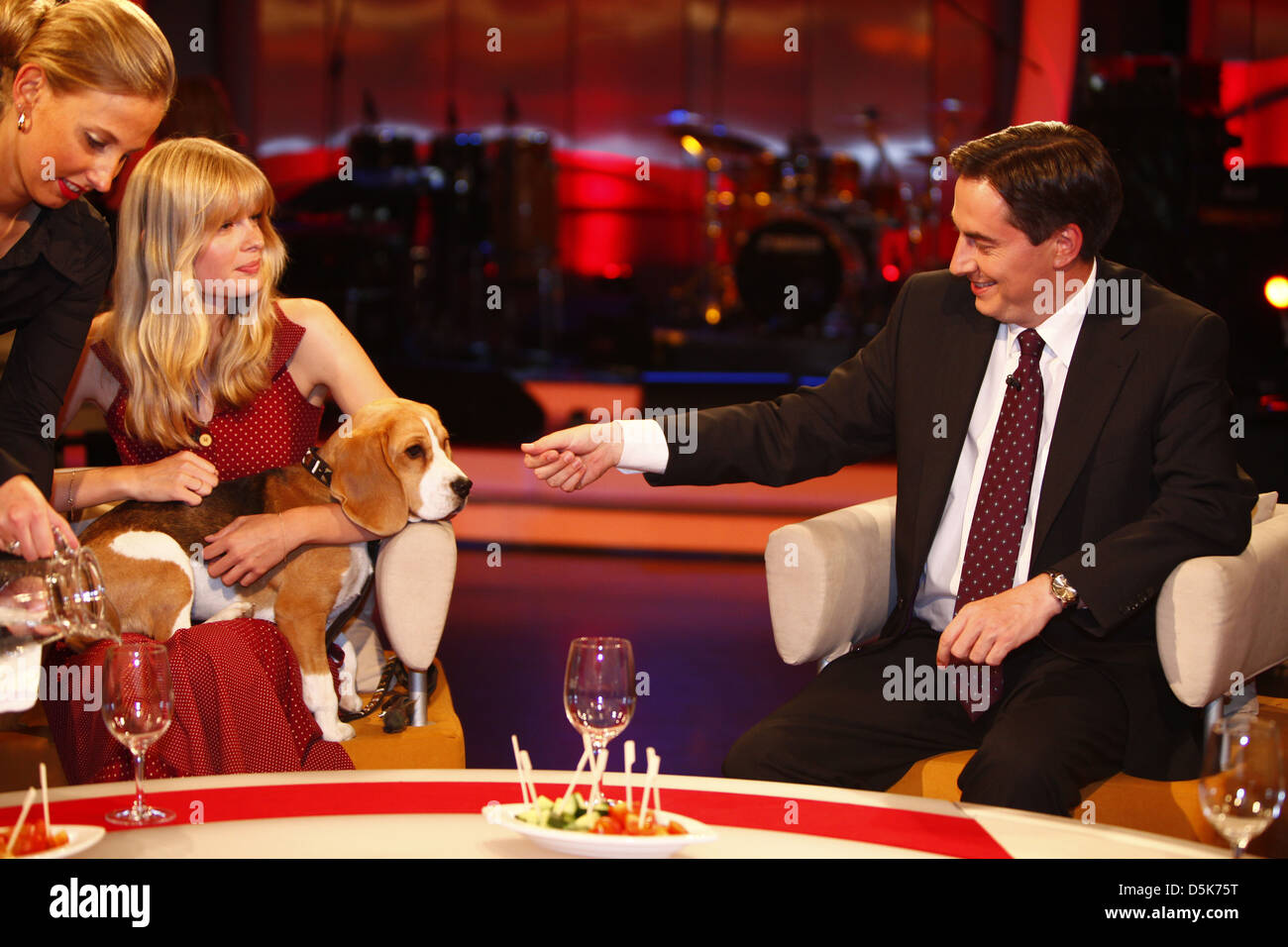 Model Julia Stegner und Niedersachsens Ministerpraesident David ...