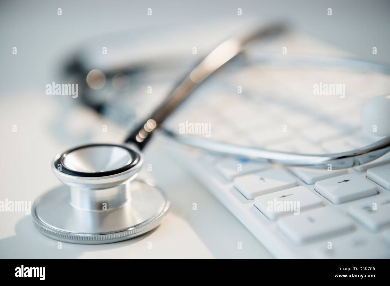 Stethoscope and computer hi-res stock photography and images - Alamy