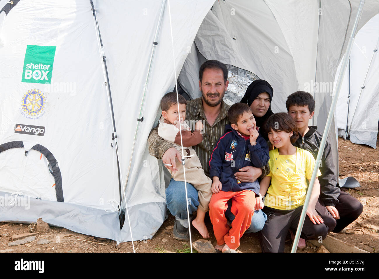 Refugees hi-res stock photography and images - Alamy