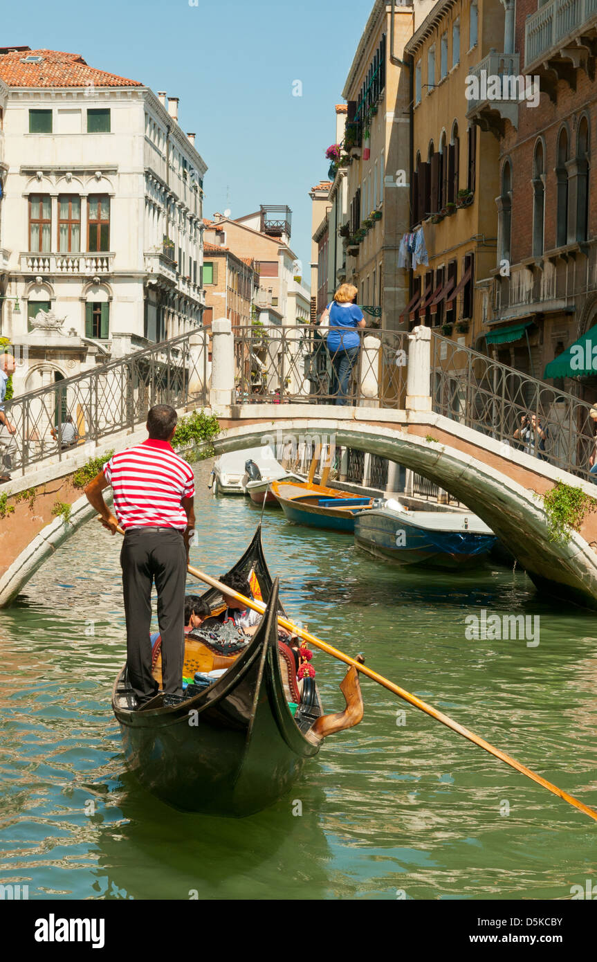 Venice style gondola hi-res stock photography and images - Alamy