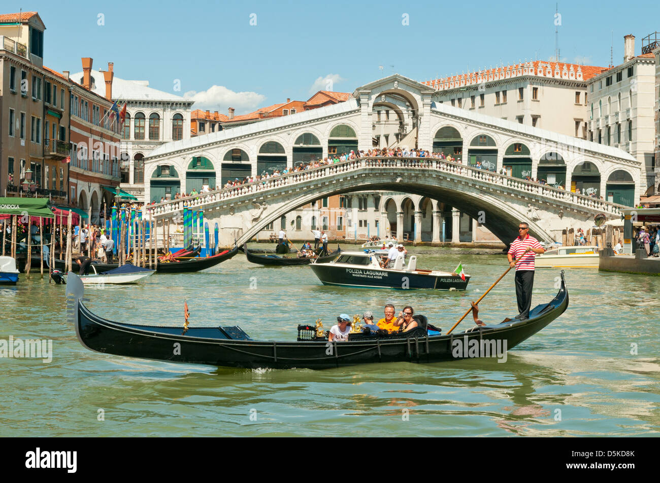 Bridge over canal venetian architecture hi-res stock photography and ...
