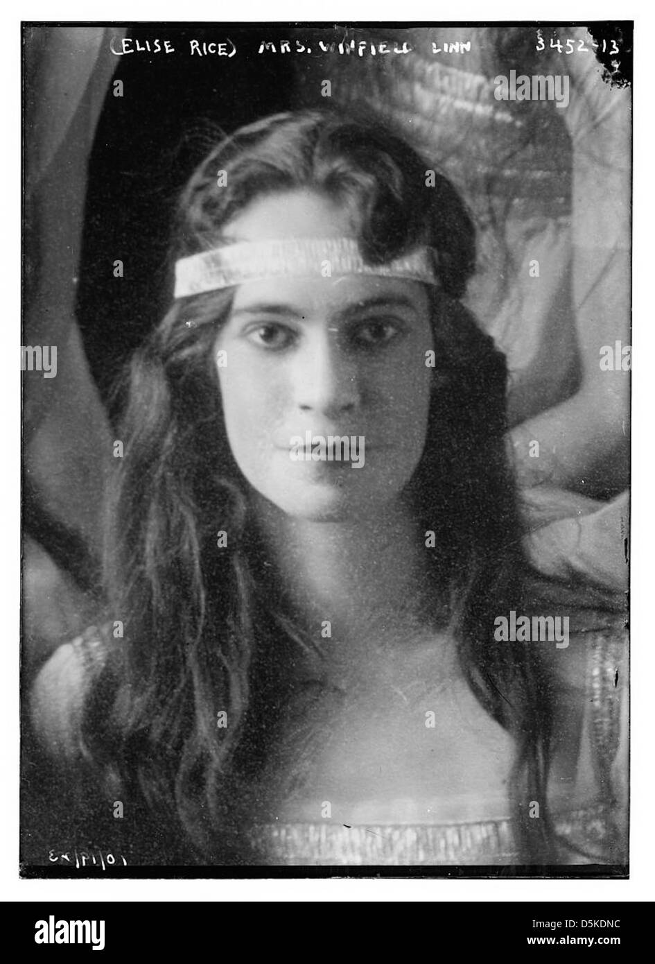 Woman longhair Cut Out Stock Images & Pictures - Alamy