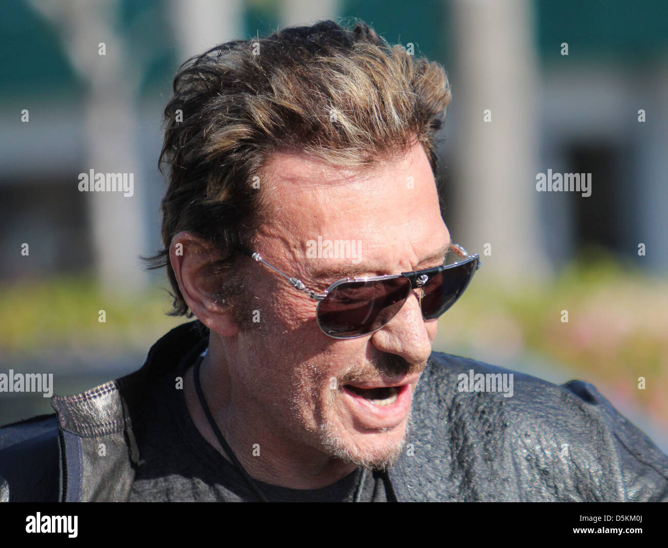 Aging french rocker Johnny Hallyday opts a 3 wheel Harley Davidson ...