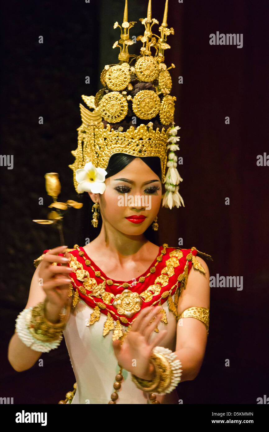 Cambodia female headdress dancer hi-res stock photography and images ...
