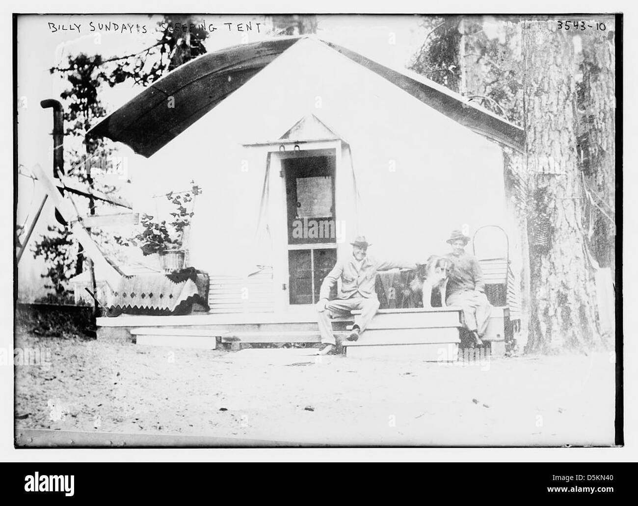 This image shows the sleeping tent of evangelist Billy Sunday in Hood ...