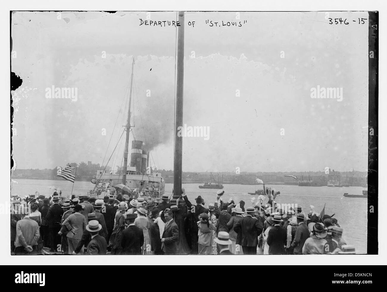 The SS St. Louis, an ocean liner from the American Line, departs from ...