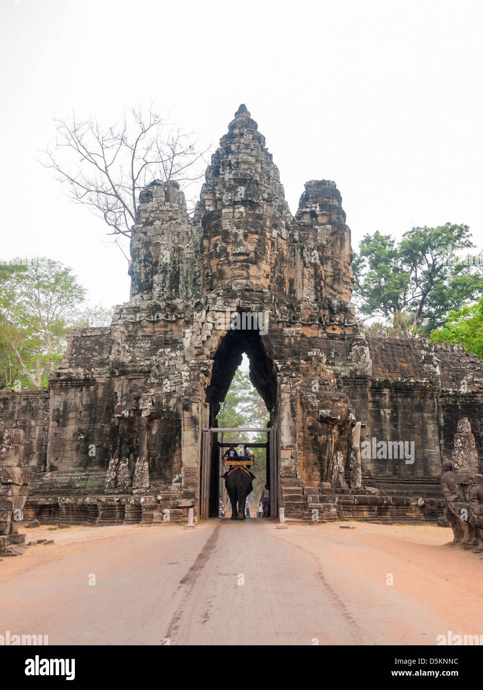 Gate angkor hi-res stock photography and images - Alamy