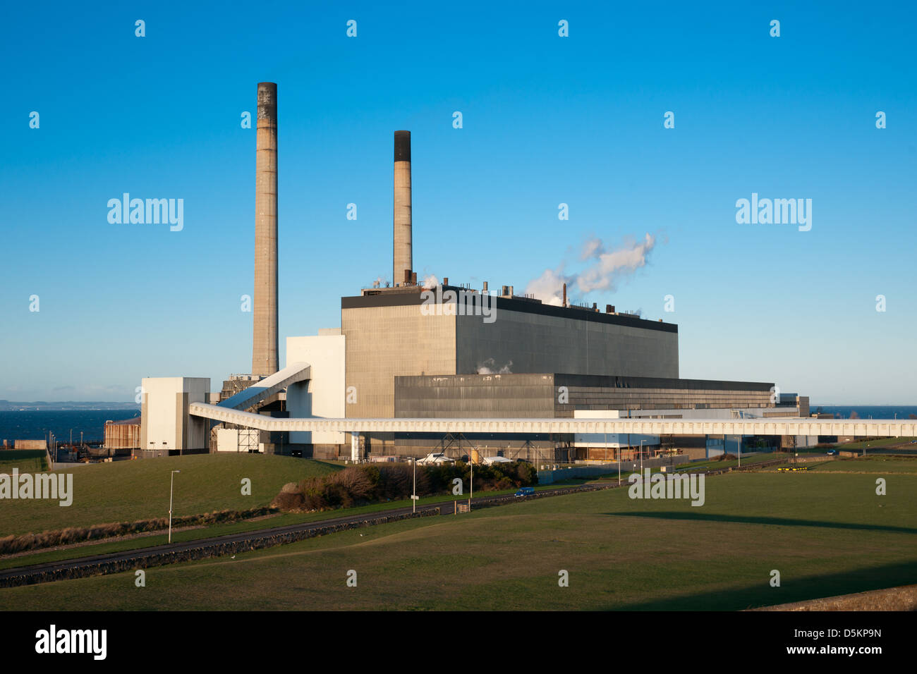 Cockenzie power station hi-res stock photography and images - Alamy