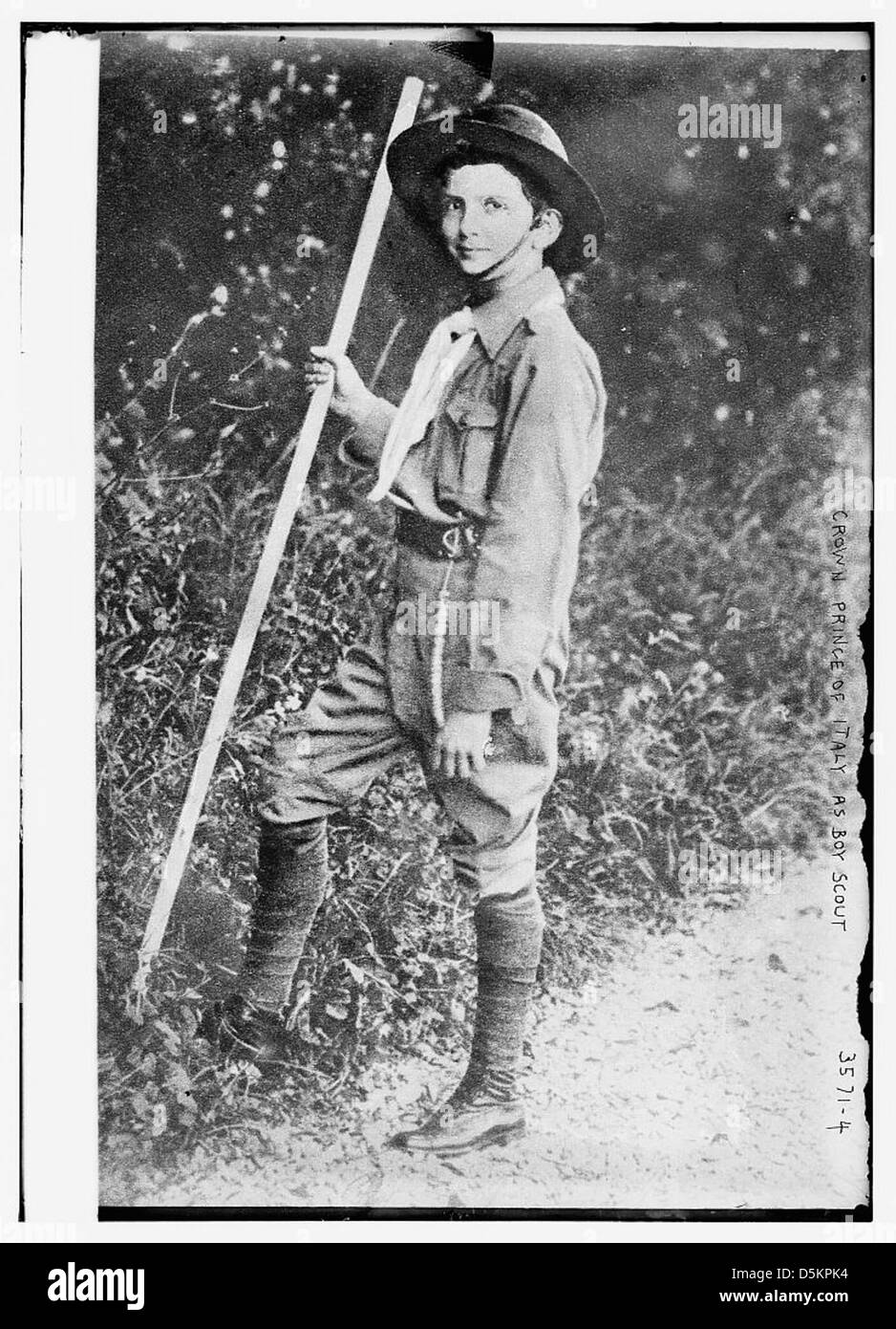 Boy scout movement hi-res stock photography and images - Alamy