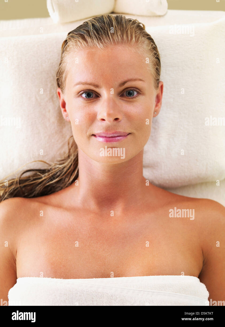 Woman relaxing in spa Stock Photo - Alamy