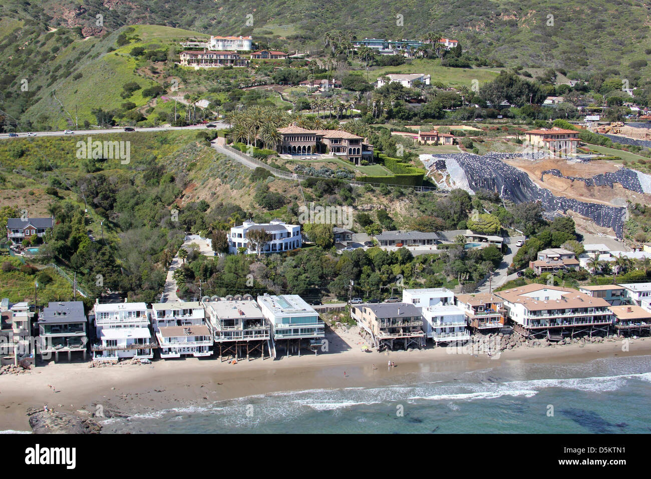 Aerial view malibu beach homes hi-res stock photography and images - Alamy