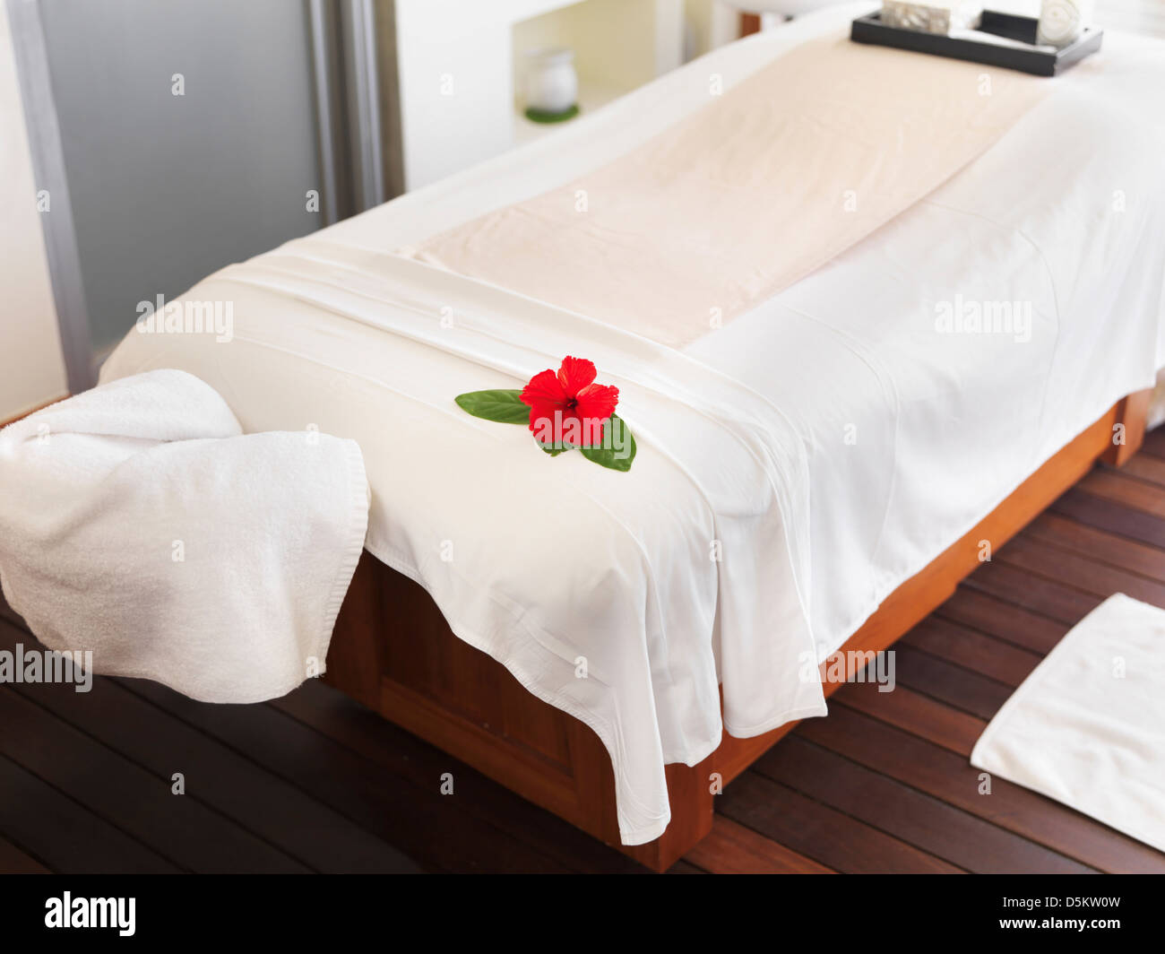 Spa treatment room hi-res stock photography and images - Alamy