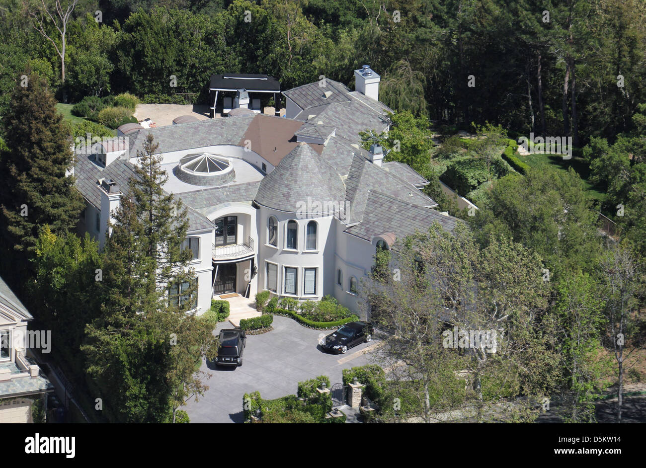 Robbie williams home hi-res stock photography and images - Alamy