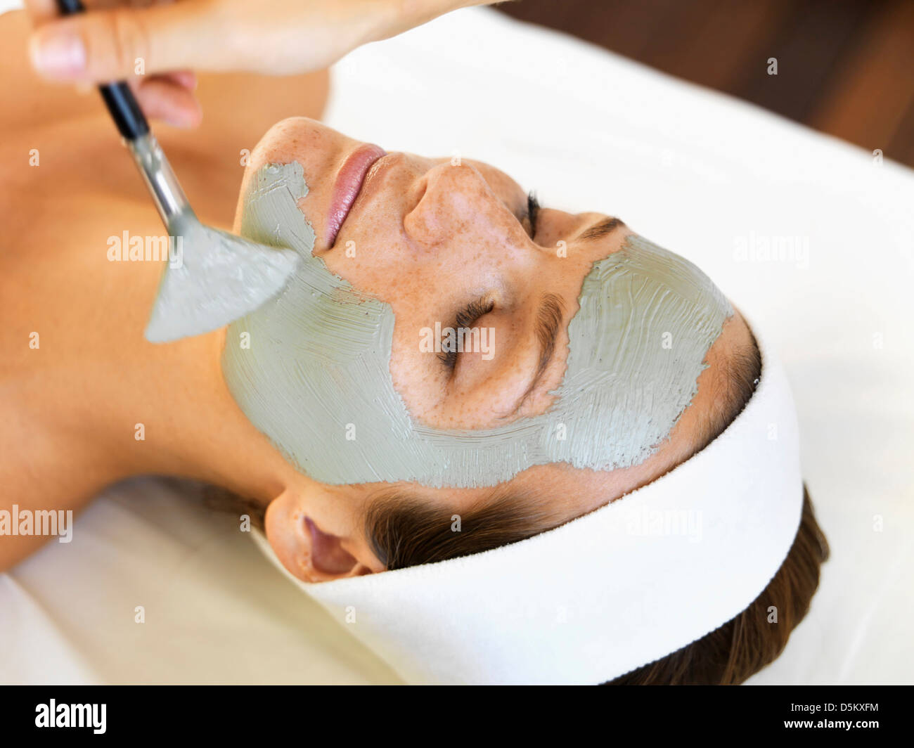 Spa clay mask woman hi-res stock photography and images - Alamy