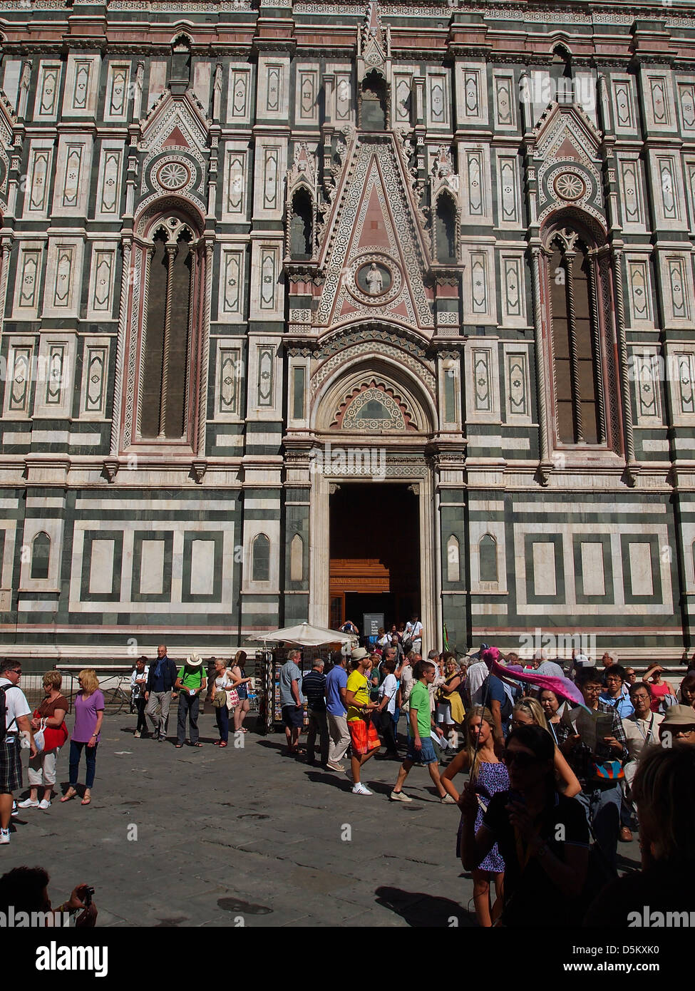 Florence cathedral square hi-res stock photography and images - Alamy