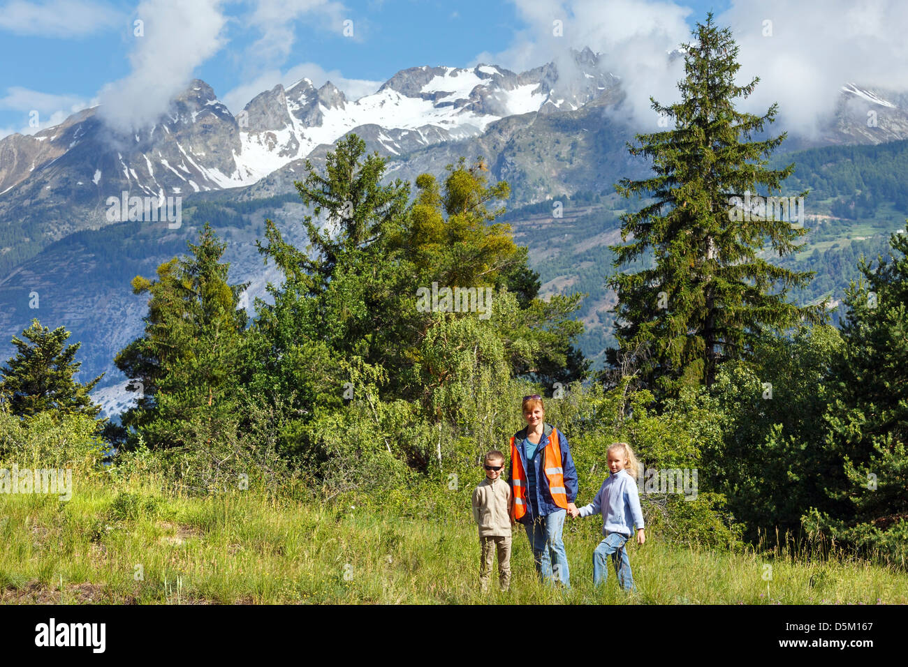Switzerland alps family hi-res stock photography and images - Alamy