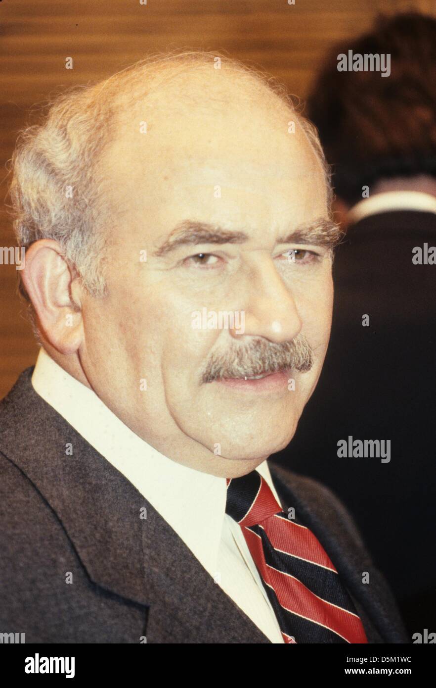 ED ASNER.e9141.Supplied by Photos, inc.(Credit Image: © Supplied By ...