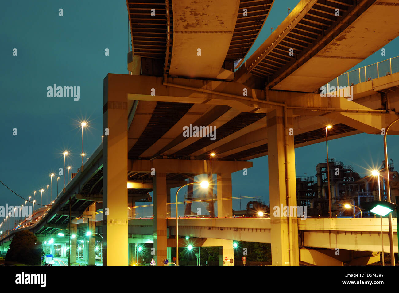 Huge highway structure column support hi-res stock photography and ...