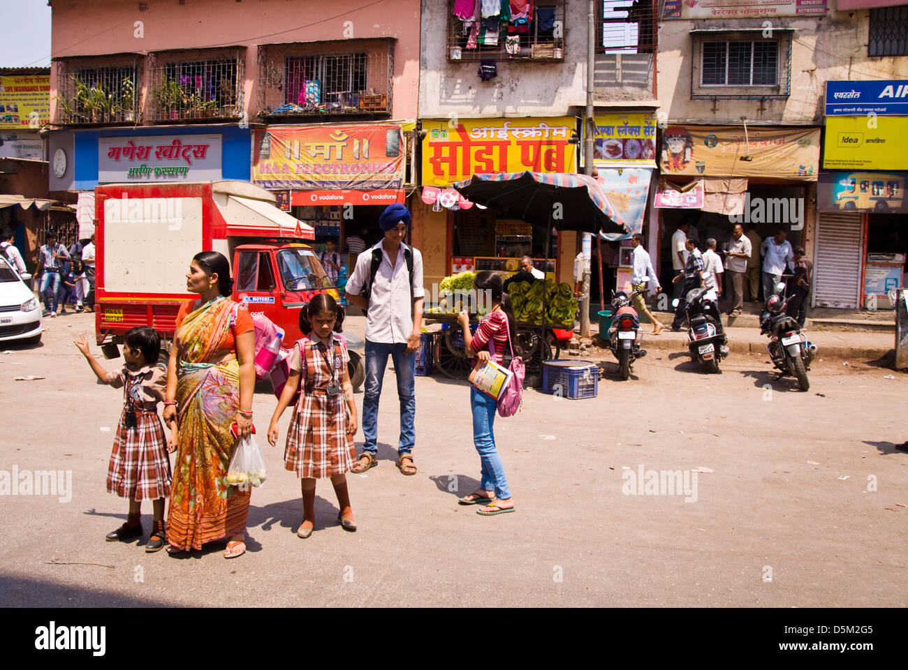 Daily life in Mumbai Maharashtra India Stock Photo - Alamy