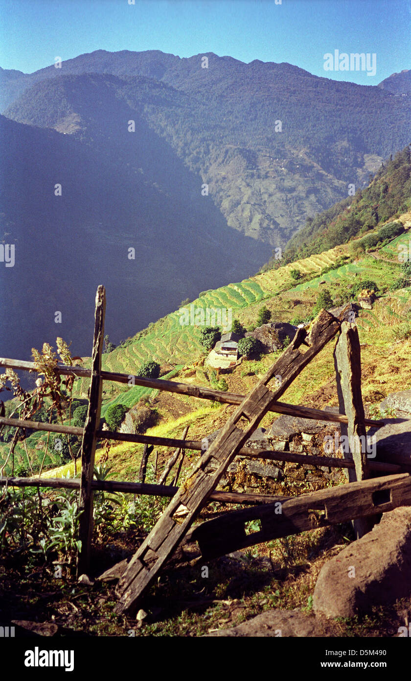 Modi khola valley annapurna sanctuary hi-res stock photography and ...