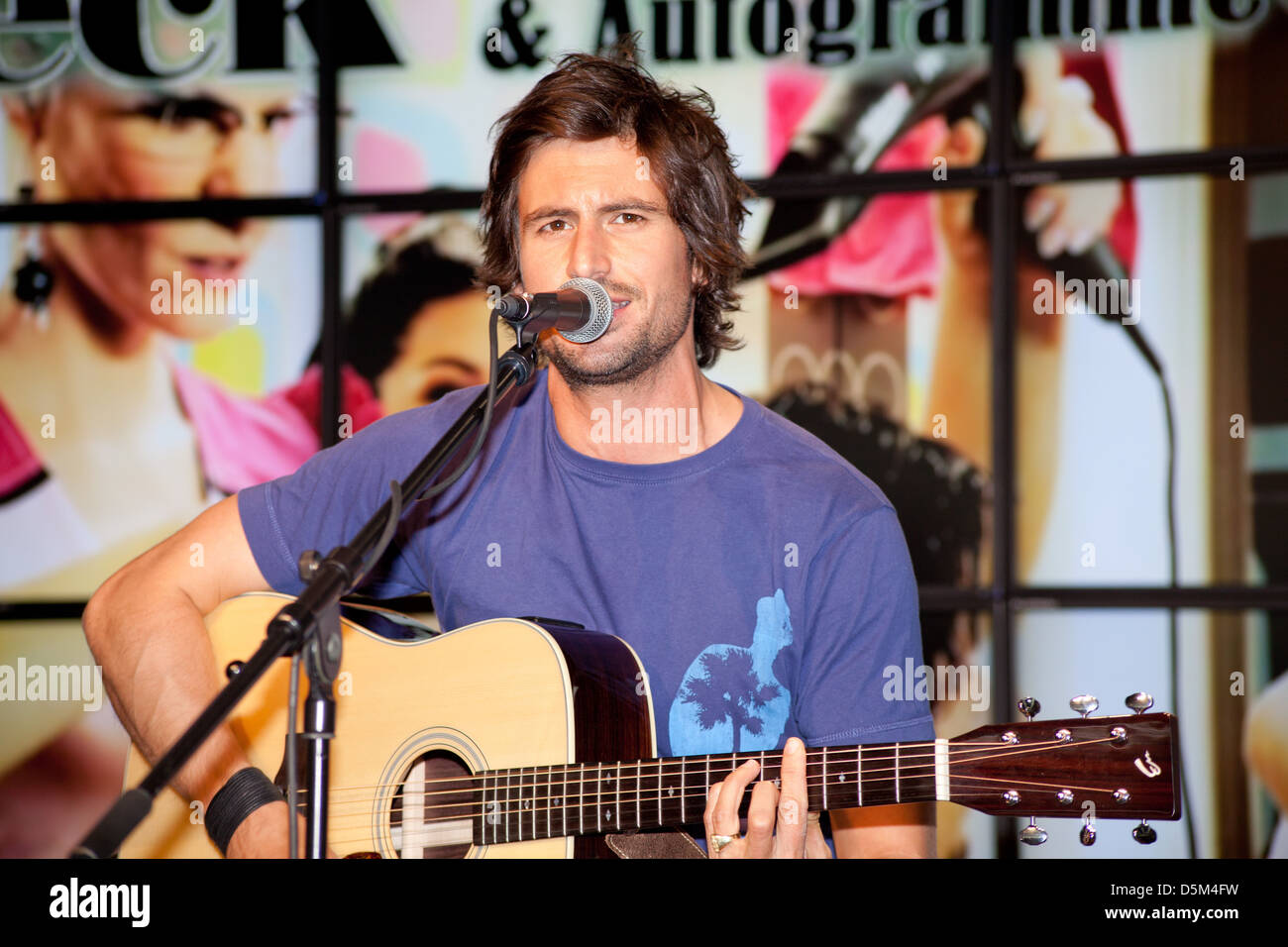 Tom Beck signing autographs and promoting his new single at Saturn ...