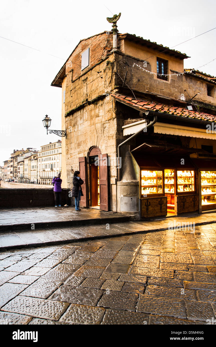 Shops and stores on bridge hi-res stock photography and images - Alamy