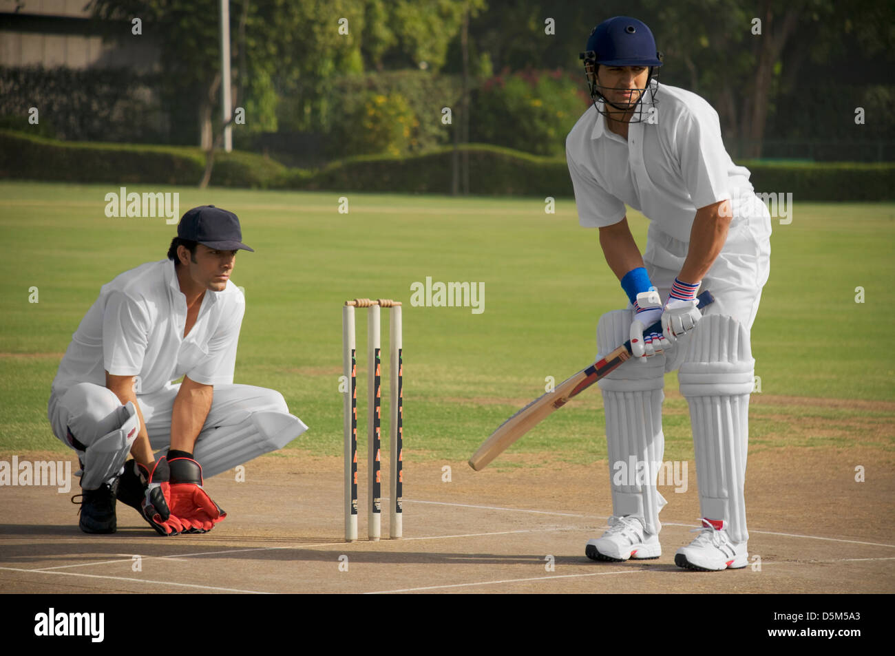 Wicketkeeper wicket keeper hi-res stock photography and images - Alamy