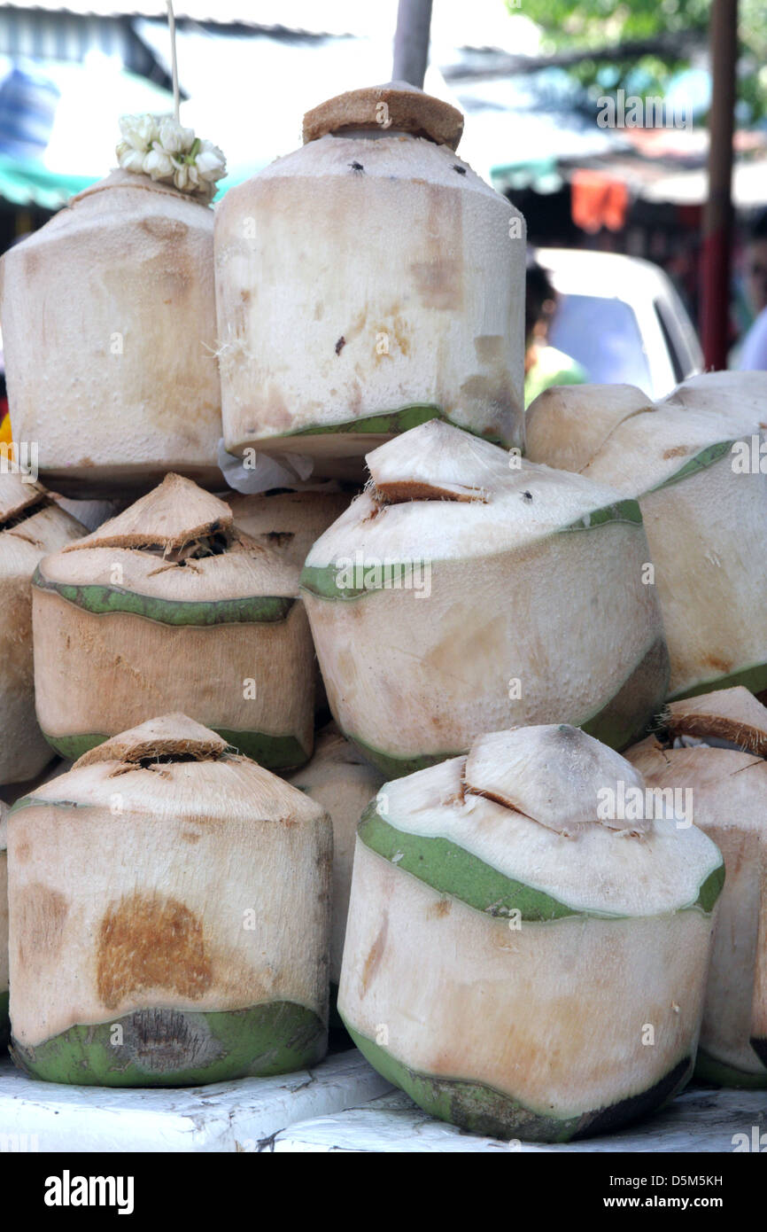 Coconuts asia hi-res stock photography and images - Alamy