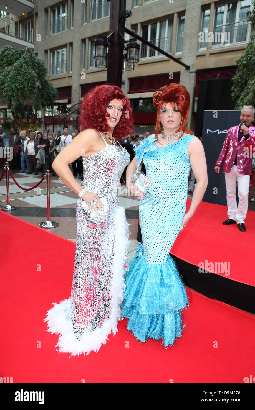 Duffne Duval and Fiona Famous at the 20th annual Koelner Aidsgala at ...