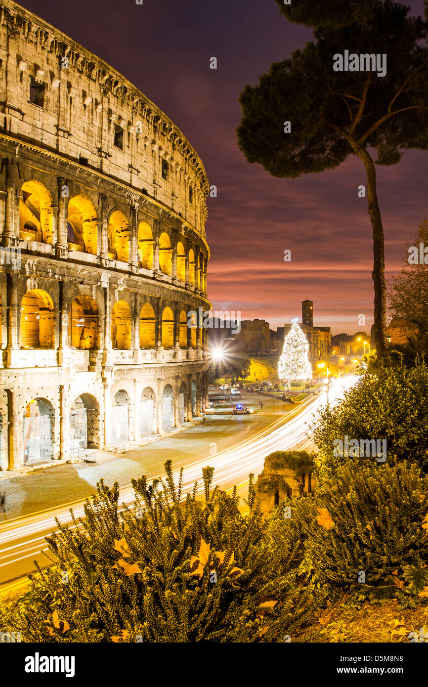 Night photo of colosseum hi-res stock photography and images - Alamy
