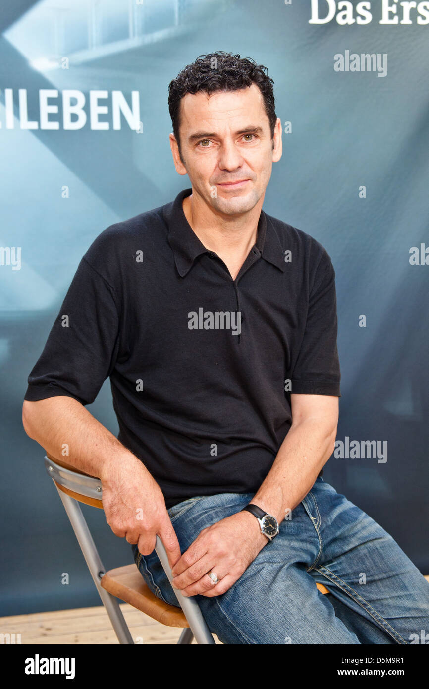 Set photocall hi-res stock photography and images - Alamy