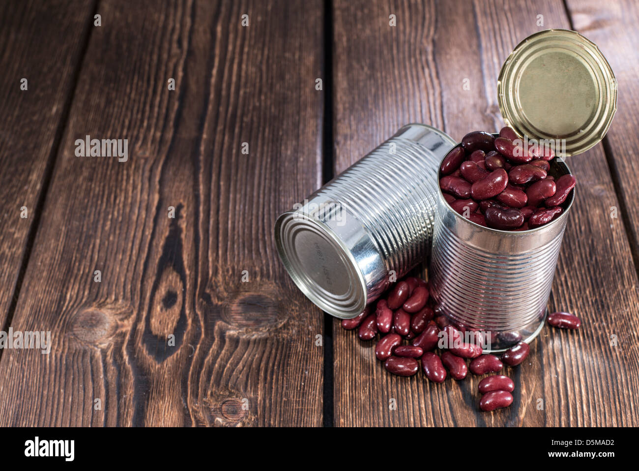 Can with Kidney Beans on wooden background Stock Photo - Alamy