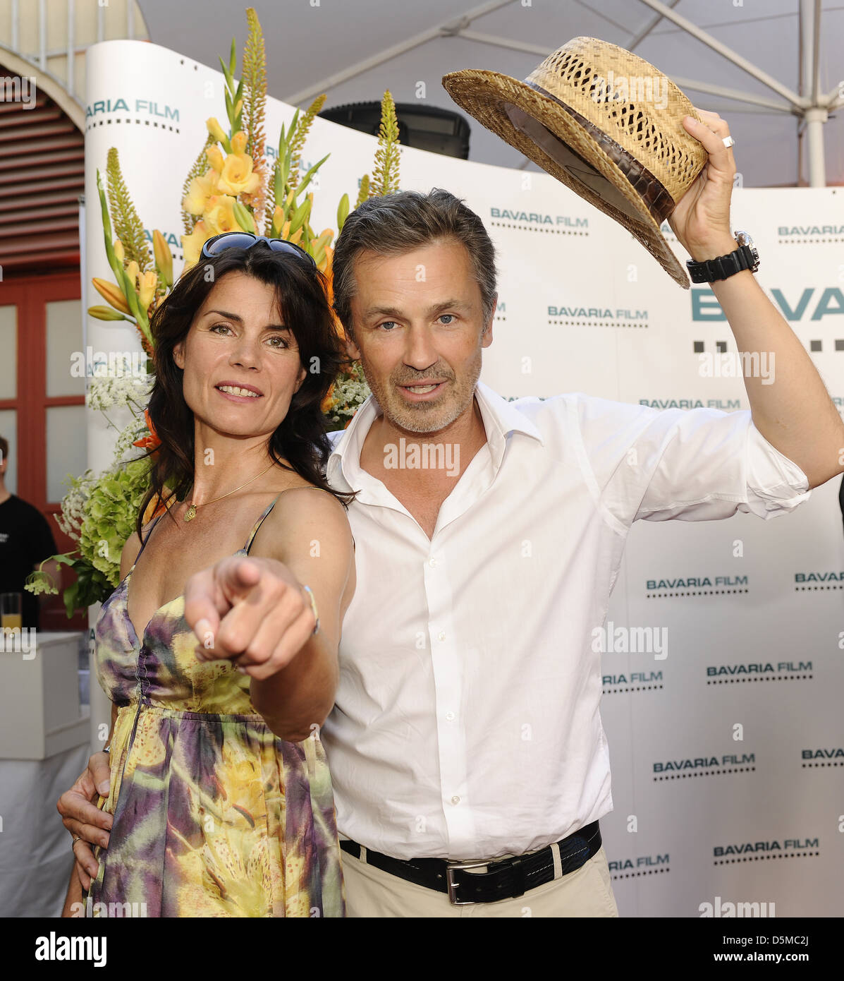 Timothy Peach And Nicola Tiggeler High Resolution Stock Photography and ...