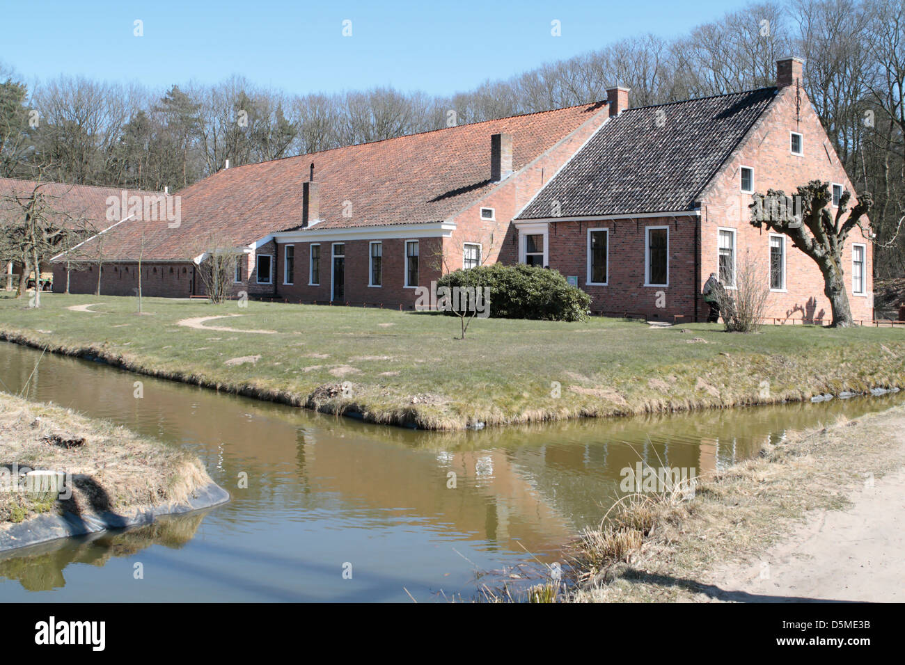 Farm monument hi-res stock photography and images - Alamy
