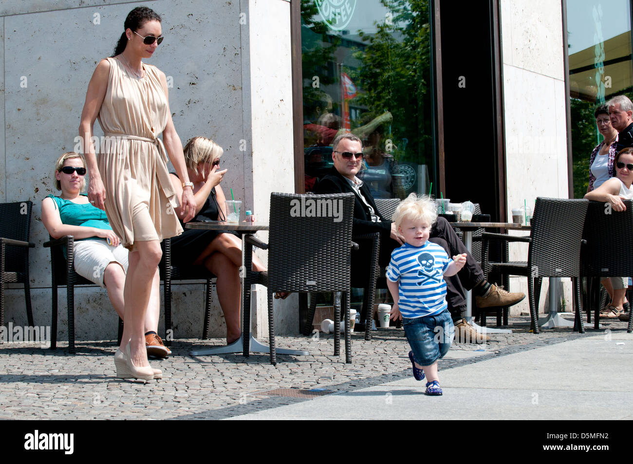Lilly Becker aka Lilly Kerssenberg taking a break at Starbucks on ...