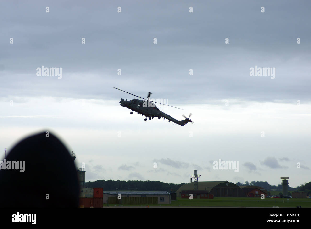 Royal Navy Army Lynx lynx helicopter hovering Stock Photo - Alamy