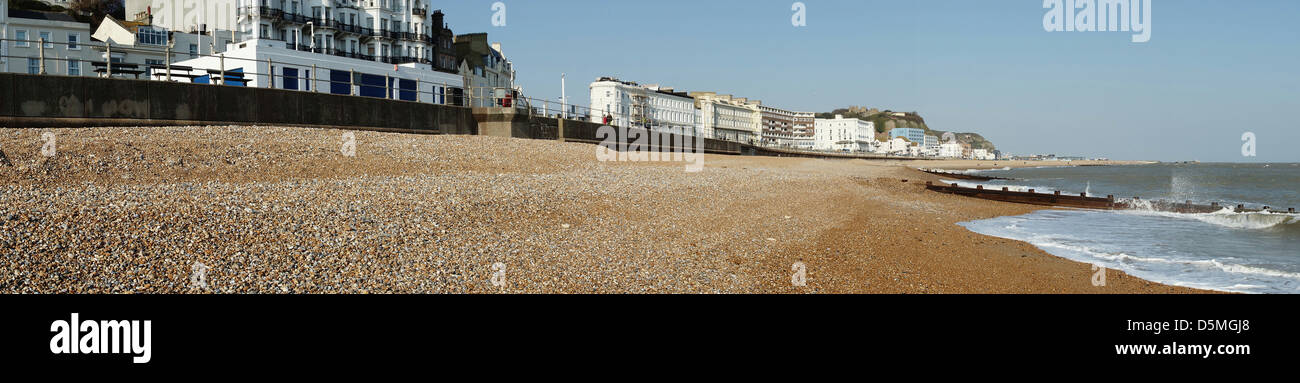 Hastings sea front waves castle beach Stock Photo - Alamy