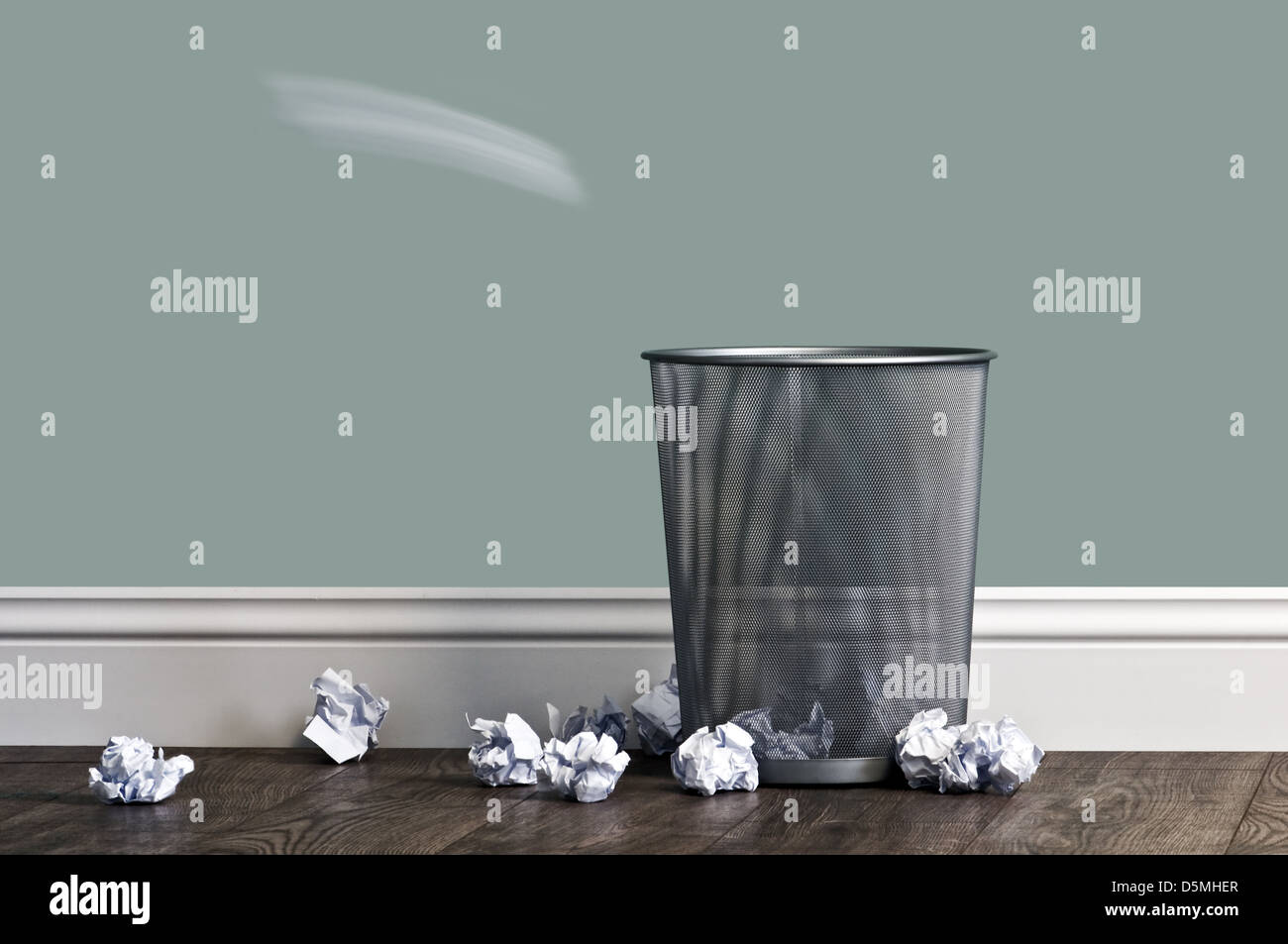 Garbage dump paper hi-res stock photography and images - Alamy