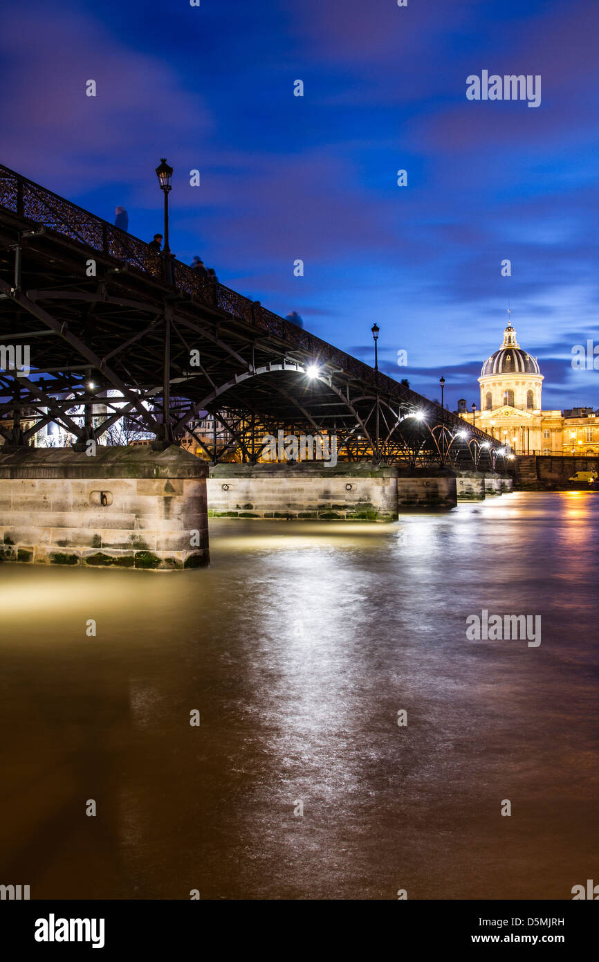 French bridges hi-res stock photography and images - Alamy